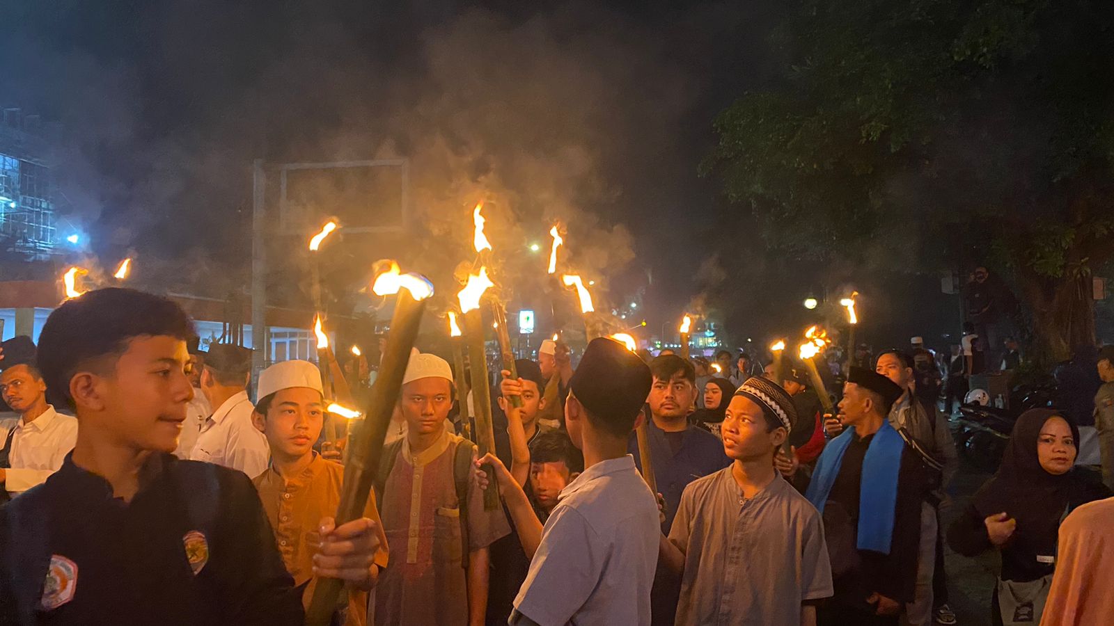 Ribuan Peserta Pawai Obor Satu Muharram Hiasi Jalanan di Kota Bogor